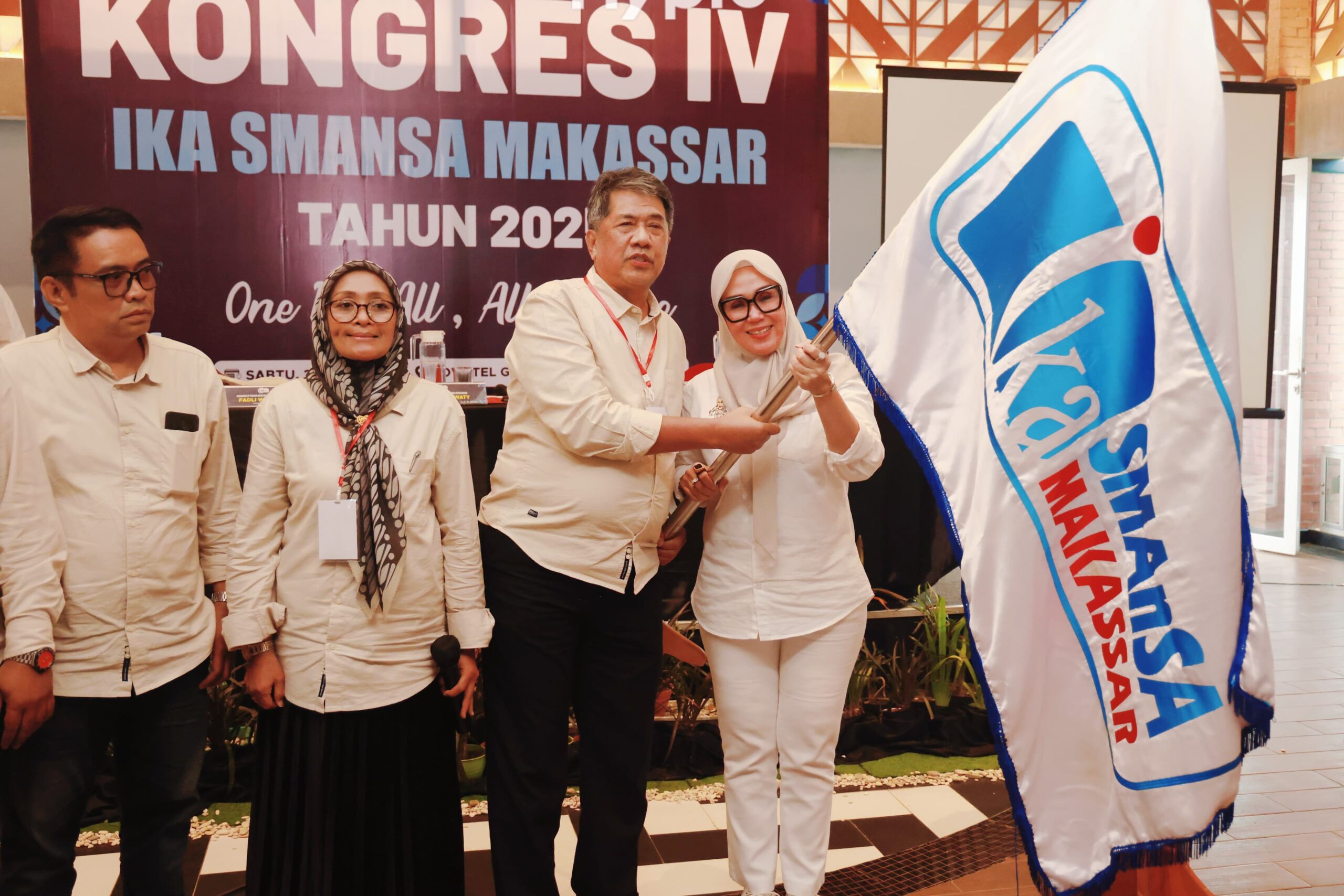 Andi Ina Kartika Sari Kembali Pimpin IKA SMANSA Makassar 2025–2029 Secara Aklamasi - Lensa Merdeka